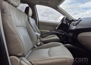 Black Mitsubishi Outlander 2007 in Jelgava, with an engine capacity of 2.00 L and mileage of 145 thousand km for 4100 €, photo 12 on AUTOMOTO.COM.LV