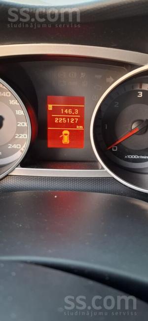 Melns Mitsubishi Outlander 2007 Jūrmala, ar dzinēja tilpumu 2.00 L un nobraukumu 225 tūkst. km par 2800 €, foto 5 vietnē AUTOMOTO.COM.LV