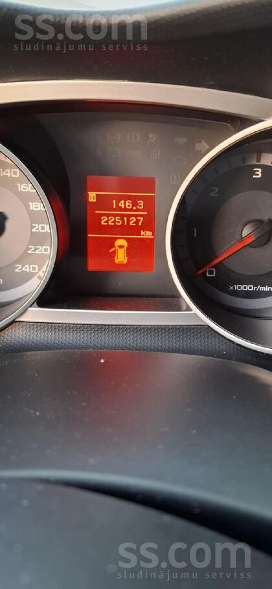 Melns Mitsubishi Outlander 2007 Jūrmala, ar dzinēja tilpumu 2.00 L un nobraukumu 225 tūkst. km par 2800 €, foto 5 vietnē AUTOMOTO.COM.LV