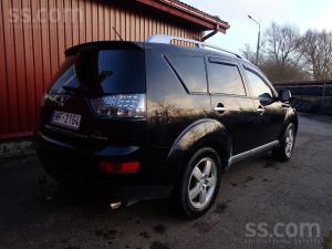 Melns Mitsubishi Outlander 2008 Liepāja, ar dzinēja tilpumu 2.20 L un nobraukumu 373 tūkst. km par 3950 €, foto 2 vietnē AUTOMOTO.COM.LV