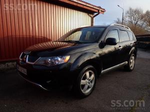 Melns Mitsubishi Outlander 2008 Liepāja, ar dzinēja tilpumu 2.20 L un nobraukumu 373 tūkst. km par 3950 €, foto 4 vietnē AUTOMOTO.COM.LV