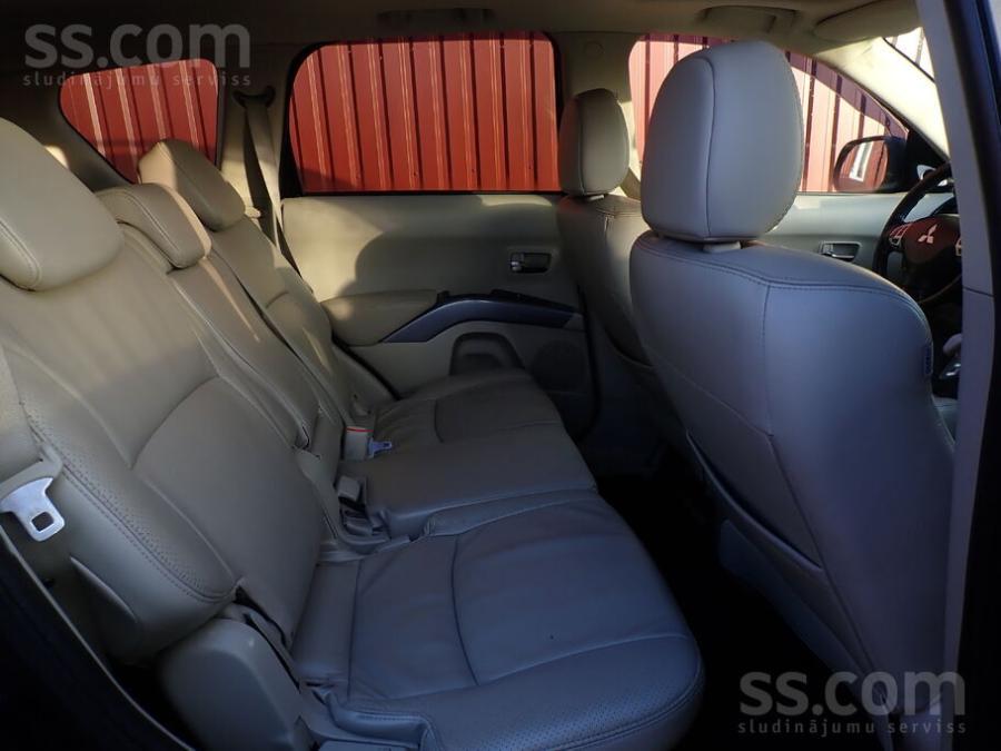 Melns Mitsubishi Outlander 2008 Liepāja, ar dzinēja tilpumu 2.20 L un nobraukumu 373 tūkst. km par 3950 €, foto 5 vietnē AUTOMOTO.COM.LV