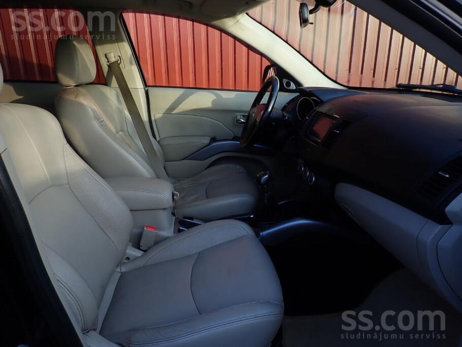 Melns Mitsubishi Outlander 2008 Liepāja, ar dzinēja tilpumu 2.20 L un nobraukumu 373 tūkst. km par 3950 €, foto 6 vietnē AUTOMOTO.COM.LV