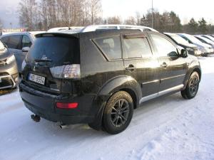 Black Mitsubishi Outlander 2008 in Riga, with an engine capacity of 2.40 L and mileage of 0 thousand km for 2800 €, photo 3 on AUTOMOTO.COM.LV