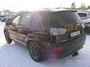 Black Mitsubishi Outlander 2008 in Riga, with an engine capacity of 2.40 L and mileage of 0 thousand km for 2800 €, photo 4 on AUTOMOTO.COM.LV