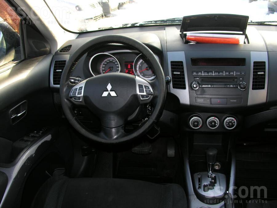 Black Mitsubishi Outlander 2008 in Riga, with an engine capacity of 2.40 L and mileage of 0 thousand km for 2800 €, photo 9 on AUTOMOTO.COM.LV