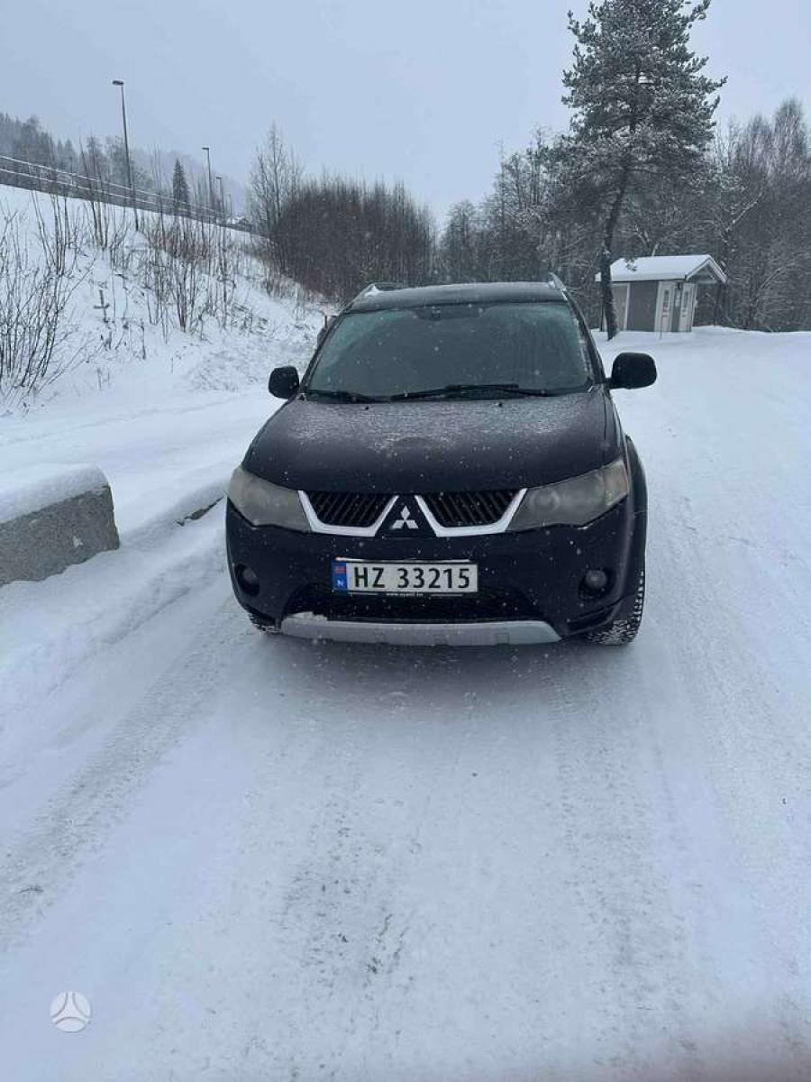 Black Mitsubishi Outlander 2008 in Jonava, with an engine capacity of 1.97 L and mileage of 320 thousand km for 1800 €, photo 2 on AUTOMOTO.COM.LV