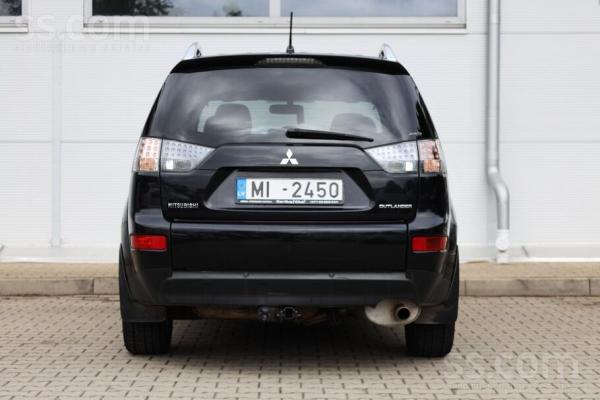 Melns Mitsubishi Outlander 2008 Rīga, ar dzinēja tilpumu 2.40 L un nobraukumu 0 tūkst. km par 2995 €, foto 4 vietnē AUTOMOTO.COM.LV