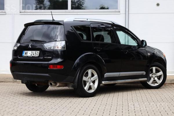 Melns Mitsubishi Outlander 2008 Rīga, ar dzinēja tilpumu 2.40 L un nobraukumu 0 tūkst. km par 2995 €, foto 5 vietnē AUTOMOTO.COM.LV