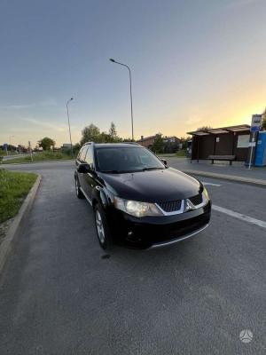 Black Mitsubishi Outlander 2008 in Kaunas, with an engine capacity of 2.20 L and mileage of 271 thousand km for 3150 €, photo 7 on AUTOMOTO.COM.LV