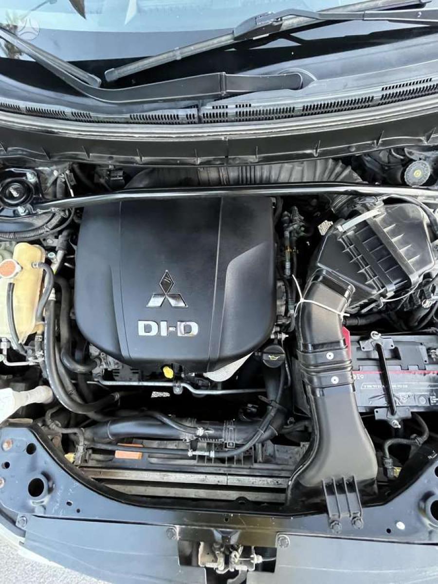 Black Mitsubishi Outlander 2008 in Kaunas, with an engine capacity of 2.20 L and mileage of 271 thousand km for 3150 €, photo 11 on AUTOMOTO.COM.LV