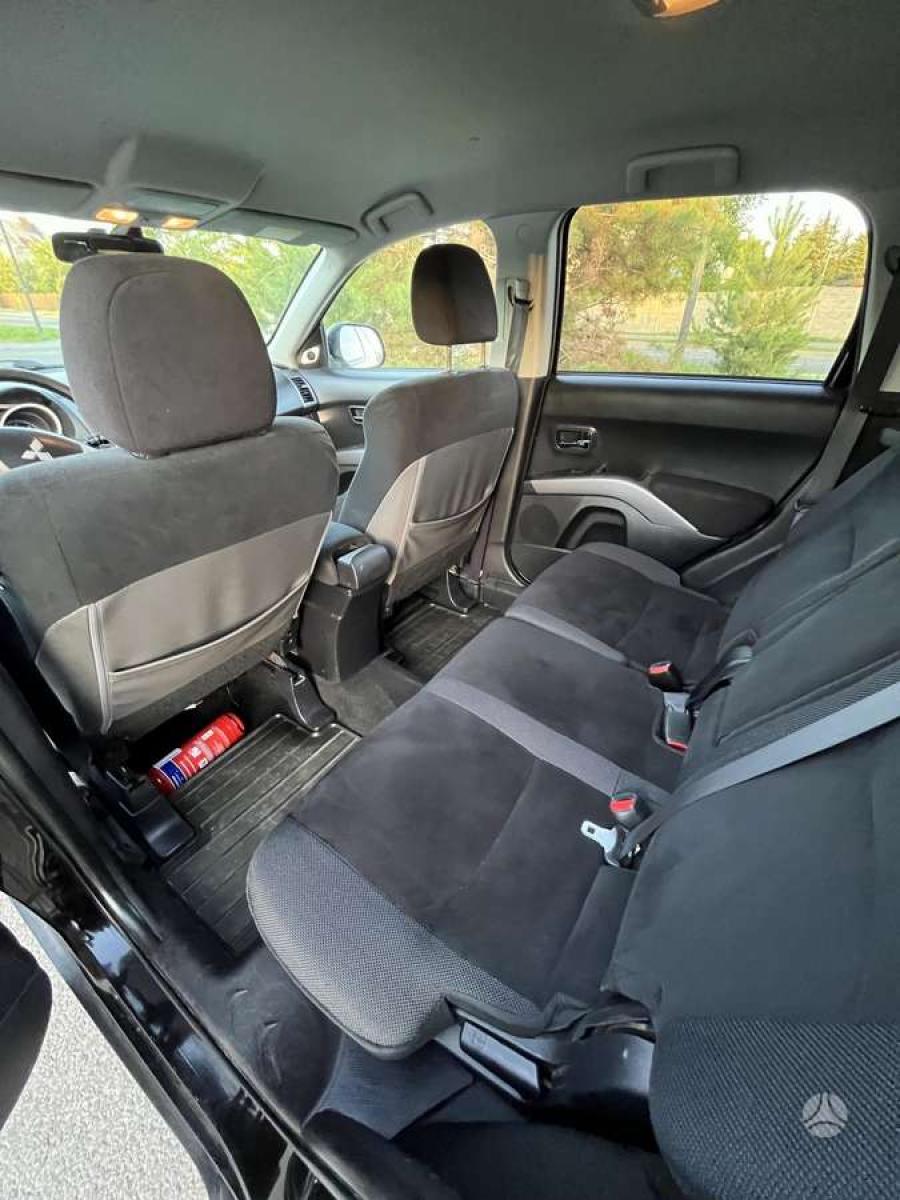 Black Mitsubishi Outlander 2008 in Kaunas, with an engine capacity of 2.20 L and mileage of 271 thousand km for 3150 €, photo 20 on AUTOMOTO.COM.LV