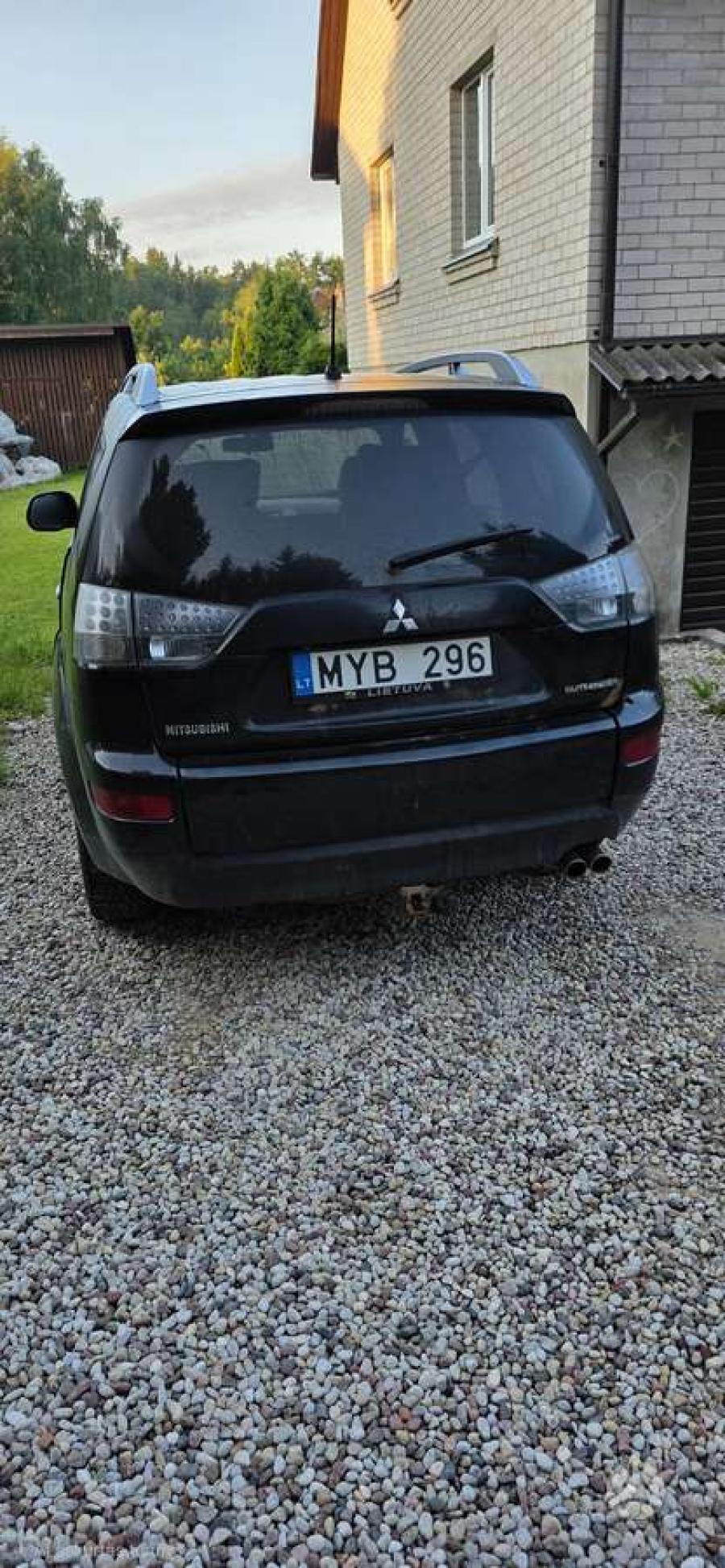 Melns Mitsubishi Outlander 2008 Utena, ar dzinēja tilpumu 2.18 L un nobraukumu 420 tūkst. km par 2200 €, foto 4 vietnē AUTOMOTO.COM.LV