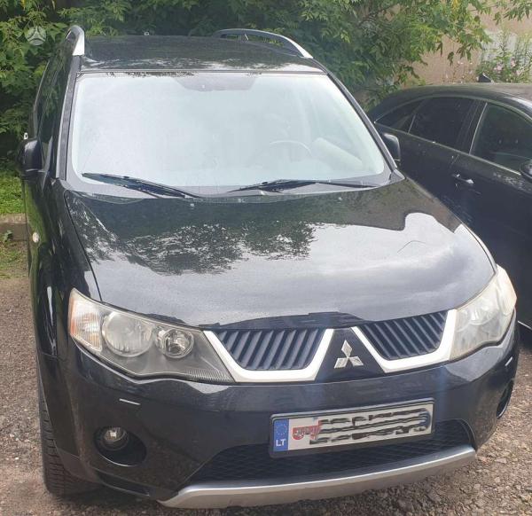 Melns Mitsubishi Outlander 2008 Viļņa, ar dzinēja tilpumu 2.36 L un nobraukumu 137 tūkst. km par 5400 €, foto 5 vietnē AUTOMOTO.COM.LV