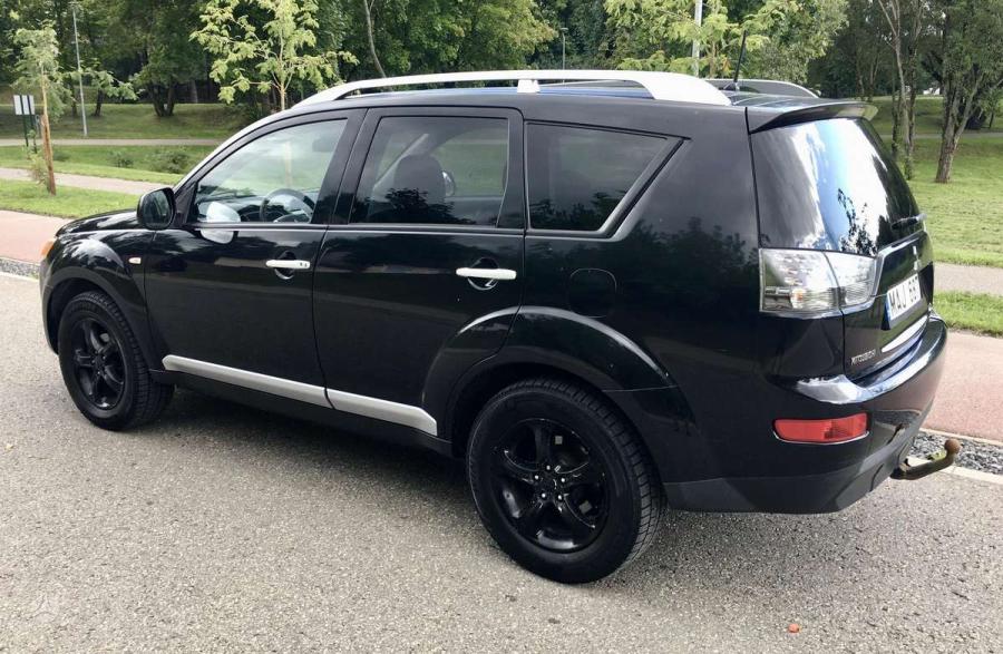 Melns Mitsubishi Outlander 2008 Viļņa, ar dzinēja tilpumu 2.18 L un nobraukumu 306 tūkst. km par 3950 €, foto 4 vietnē AUTOMOTO.COM.LV