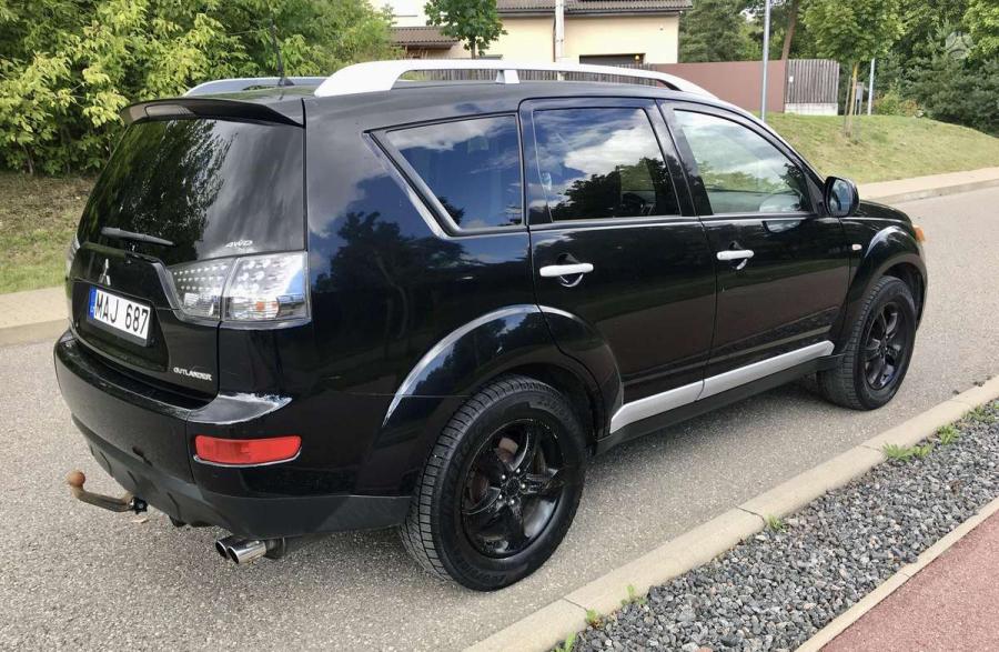 Melns Mitsubishi Outlander 2008 Viļņa, ar dzinēja tilpumu 2.18 L un nobraukumu 306 tūkst. km par 3950 €, foto 7 vietnē AUTOMOTO.COM.LV