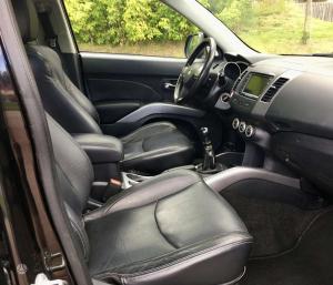 Melns Mitsubishi Outlander 2008 Viļņa, ar dzinēja tilpumu 2.18 L un nobraukumu 306 tūkst. km par 3950 €, foto 13 vietnē AUTOMOTO.COM.LV