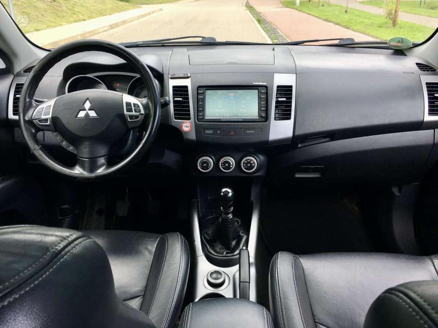 Melns Mitsubishi Outlander 2008 Viļņa, ar dzinēja tilpumu 2.18 L un nobraukumu 306 tūkst. km par 3950 €, foto 14 vietnē AUTOMOTO.COM.LV