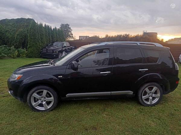 Melns Mitsubishi Outlander 2008 Marijampole, ar dzinēja tilpumu 2.20 L un nobraukumu 310 tūkst. km par 2799 €, foto 3 vietnē AUTOMOTO.COM.LV
