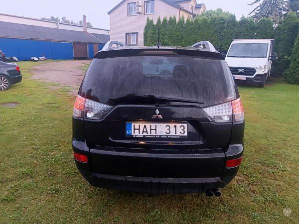 Melns Mitsubishi Outlander 2008 Marijampole, ar dzinēja tilpumu 2.20 L un nobraukumu 310 tūkst. km par 2799 €, foto 5 vietnē AUTOMOTO.COM.LV