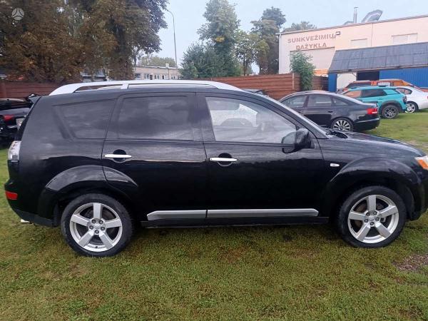 Melns Mitsubishi Outlander 2008 Marijampole, ar dzinēja tilpumu 2.20 L un nobraukumu 310 tūkst. km par 2799 €, foto 7 vietnē AUTOMOTO.COM.LV