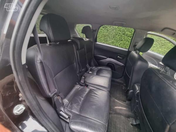 Mitsubishi Outlander 2008 Viļņa vietnē Melns Mitsubishi Outlander 2008 Viļņa, ar dzinēja tilpumu 2.40 L un nobraukumu 264 tūkst. km par 2200 €, foto 7 vietnē AUTOMOTO.COM.LV