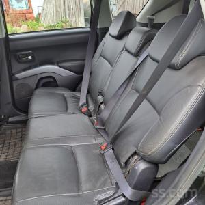 Melns Mitsubishi Outlander 2009 Alūksne, ar dzinēja tilpumu 2.20 L un nobraukumu 326 tūkst. km par 5500 €, foto 7 vietnē AUTOMOTO.COM.LV