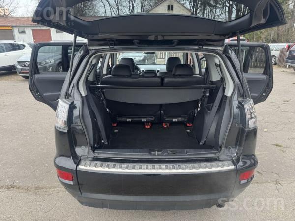 Melns Mitsubishi Outlander 2010 Rīga, ar dzinēja tilpumu 2.40 L un nobraukumu 240 tūkst. km par 4700 €, foto 6 vietnē AUTOMOTO.COM.LV