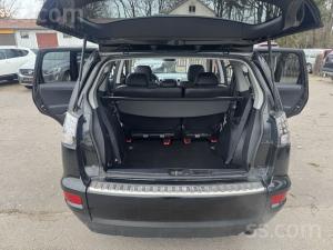 Black Mitsubishi Outlander 2010 in Riga, with an engine capacity of 2.40 L and mileage of 240 thousand km for 4700 €, photo 7 on AUTOMOTO.COM.LV