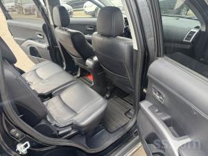 Black Mitsubishi Outlander 2010 in Riga, with an engine capacity of 2.40 L and mileage of 240 thousand km for 4700 €, photo 13 on AUTOMOTO.COM.LV