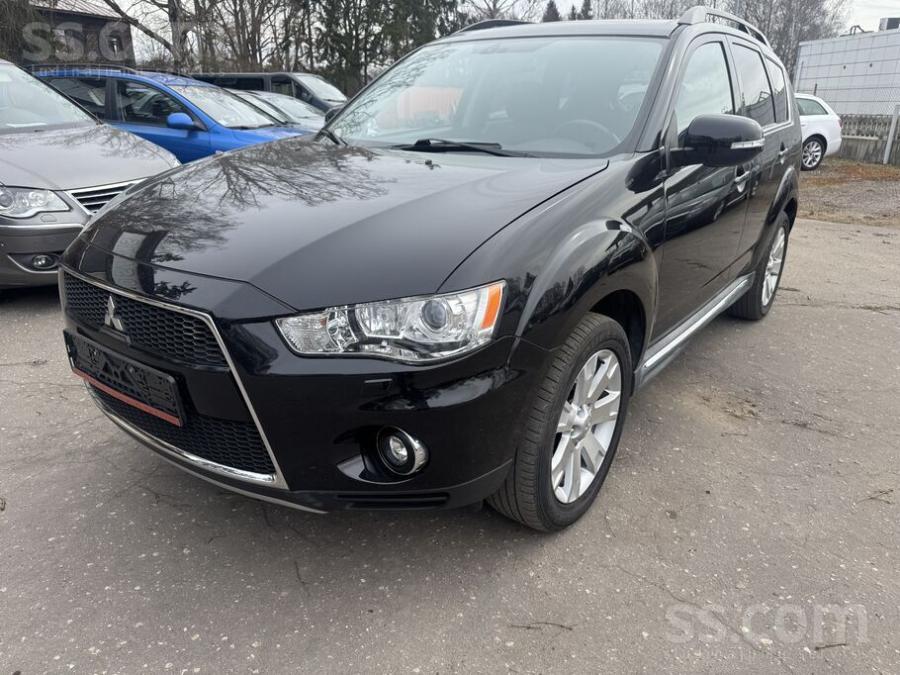 Black Mitsubishi Outlander 2010 in Riga, with an engine capacity of 2.40 L and mileage of 240 thousand km for 4700 €, photo 21 on AUTOMOTO.COM.LV