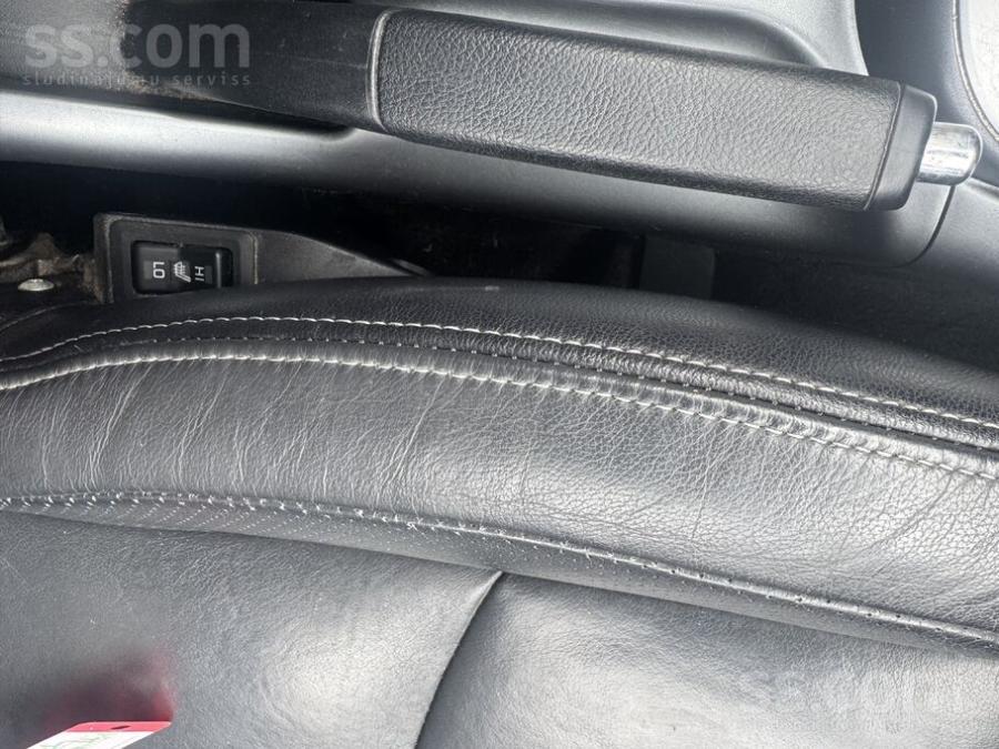 Black Mitsubishi Outlander 2010 in Riga, with an engine capacity of 2.40 L and mileage of 240 thousand km for 4700 €, photo 23 on AUTOMOTO.COM.LV