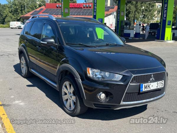 Black Mitsubishi Outlander 2010 in Tallinn, with an engine capacity of 2.20 L and mileage of 347 thousand km for 2500 €, photo 3 on AUTOMOTO.COM.LV