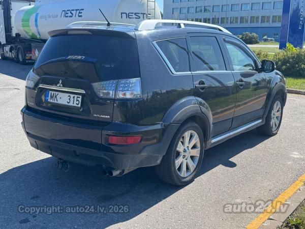Black Mitsubishi Outlander 2010 in Tallinn, with an engine capacity of 2.20 L and mileage of 347 thousand km for 2500 €, photo 4 on AUTOMOTO.COM.LV