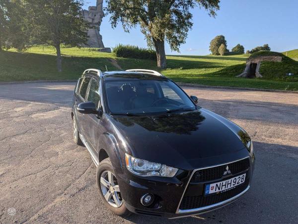 Melns Mitsubishi Outlander 2010 Kauņa, ar dzinēja tilpumu 2.18 L un nobraukumu 299 tūkst. km par 3900 €, foto 2 vietnē AUTOMOTO.COM.LV