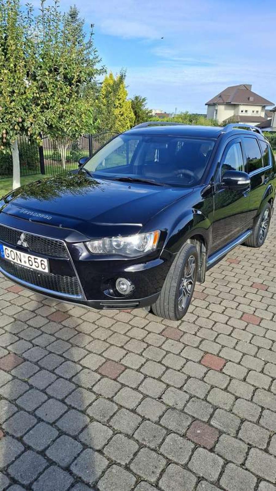 Melns Mitsubishi Outlander 2010 Plungė, ar dzinēja tilpumu 1.97 L un nobraukumu 185 tūkst. km par 3700 €, foto 1 vietnē AUTOMOTO.COM.LV