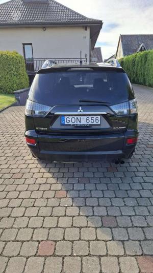 Melns Mitsubishi Outlander 2010 Plungė, ar dzinēja tilpumu 1.97 L un nobraukumu 185 tūkst. km par 3700 €, foto 6 vietnē AUTOMOTO.COM.LV