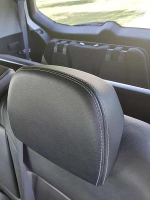 Melns Mitsubishi Outlander 2010 Panevēža, ar dzinēja tilpumu 2.18 L un nobraukumu 331 tūkst. km par 4200 €, foto 6 vietnē AUTOMOTO.COM.LV