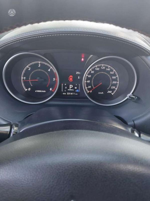Melns Mitsubishi Outlander 2010 Panevēža, ar dzinēja tilpumu 2.18 L un nobraukumu 331 tūkst. km par 4200 €, foto 9 vietnē AUTOMOTO.COM.LV
