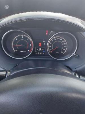 Melns Mitsubishi Outlander 2010 Panevēža, ar dzinēja tilpumu 2.18 L un nobraukumu 331 tūkst. km par 4200 €, foto 10 vietnē AUTOMOTO.COM.LV