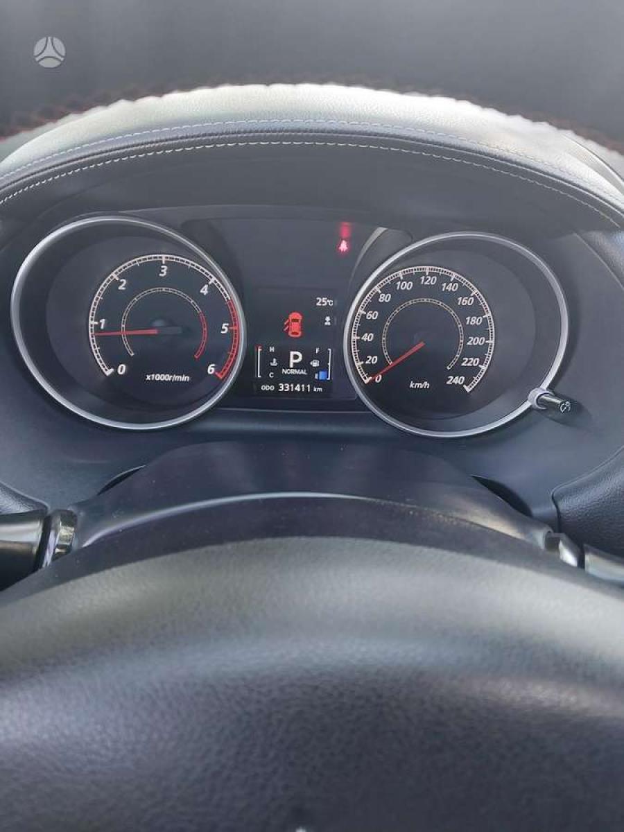 Melns Mitsubishi Outlander 2010 Panevēža, ar dzinēja tilpumu 2.18 L un nobraukumu 331 tūkst. km par 4200 €, foto 10 vietnē AUTOMOTO.COM.LV