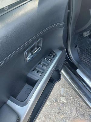 Melns Mitsubishi Outlander 2010 Panevēža, ar dzinēja tilpumu 2.18 L un nobraukumu 331 tūkst. km par 4200 €, foto 15 vietnē AUTOMOTO.COM.LV