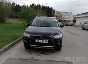 Black Mitsubishi Outlander 2010 in Riga, with an engine capacity of 2.20 L and mileage of 230 thousand km for 5000 €, photo 6 on AUTOMOTO.COM.LV