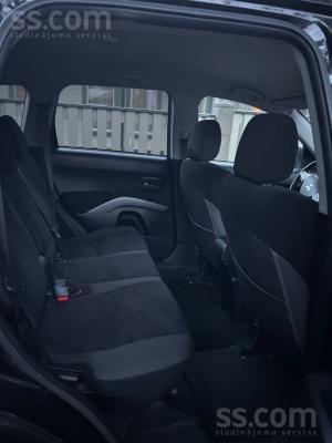 Black Mitsubishi Outlander 2010 in Riga, with an engine capacity of 2.40 L and mileage of 192 thousand km for 4000 €, photo 7 on AUTOMOTO.COM.LV