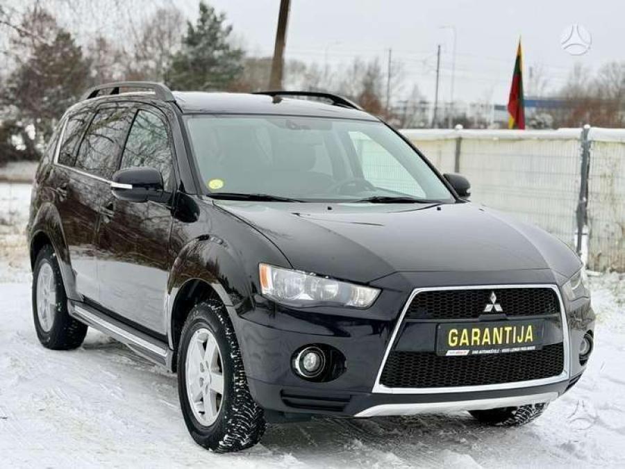 Black Mitsubishi Outlander 2011 in Siauliai, with an engine capacity of 2.20 L and mileage of 226 thousand km for 7650 €, photo 17 on AUTOMOTO.COM.LV