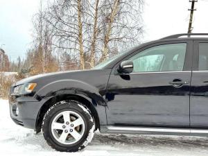Black Mitsubishi Outlander 2011 in Siauliai, with an engine capacity of 2.20 L and mileage of 226 thousand km for 7650 €, photo 11 on AUTOMOTO.COM.LV