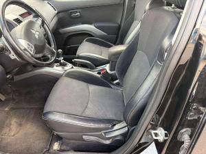 Melns Mitsubishi Outlander 2011 Kauņa, ar dzinēja tilpumu 2.18 L un nobraukumu 211 tūkst. km par 2950 €, foto 6 vietnē AUTOMOTO.COM.LV