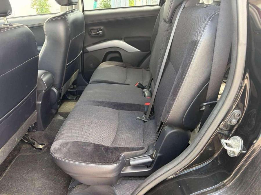 Melns Mitsubishi Outlander 2011 Kauņa, ar dzinēja tilpumu 2.18 L un nobraukumu 211 tūkst. km par 2950 €, foto 8 vietnē AUTOMOTO.COM.LV