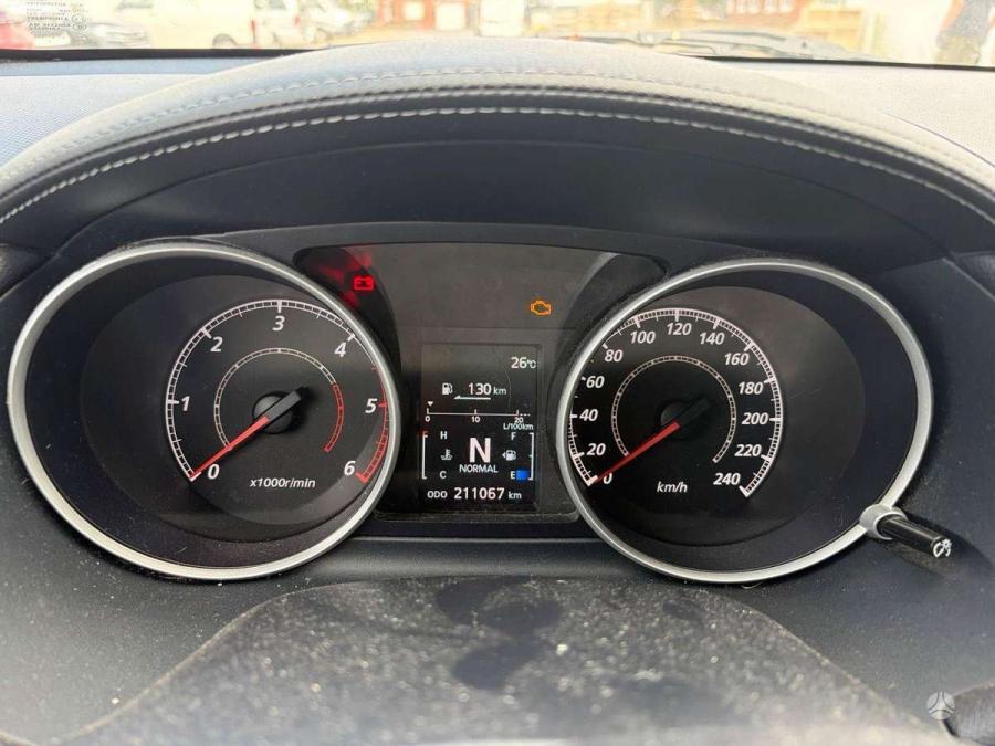 Melns Mitsubishi Outlander 2011 Kauņa, ar dzinēja tilpumu 2.18 L un nobraukumu 211 tūkst. km par 2950 €, foto 11 vietnē AUTOMOTO.COM.LV