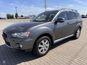Melns Mitsubishi Outlander 2011 Marijampole, ar dzinēja tilpumu 2.00 L un nobraukumu 201 tūkst. km par 3950 €, foto  vietnē AUTOMOTO.COM.LV